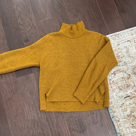 Abercrombie & Fitch | Tops | Abercrombie Fitch Golden Turtleneck ...